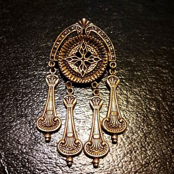 Jewelry | Vintage Medallion Brooch | Poshmark